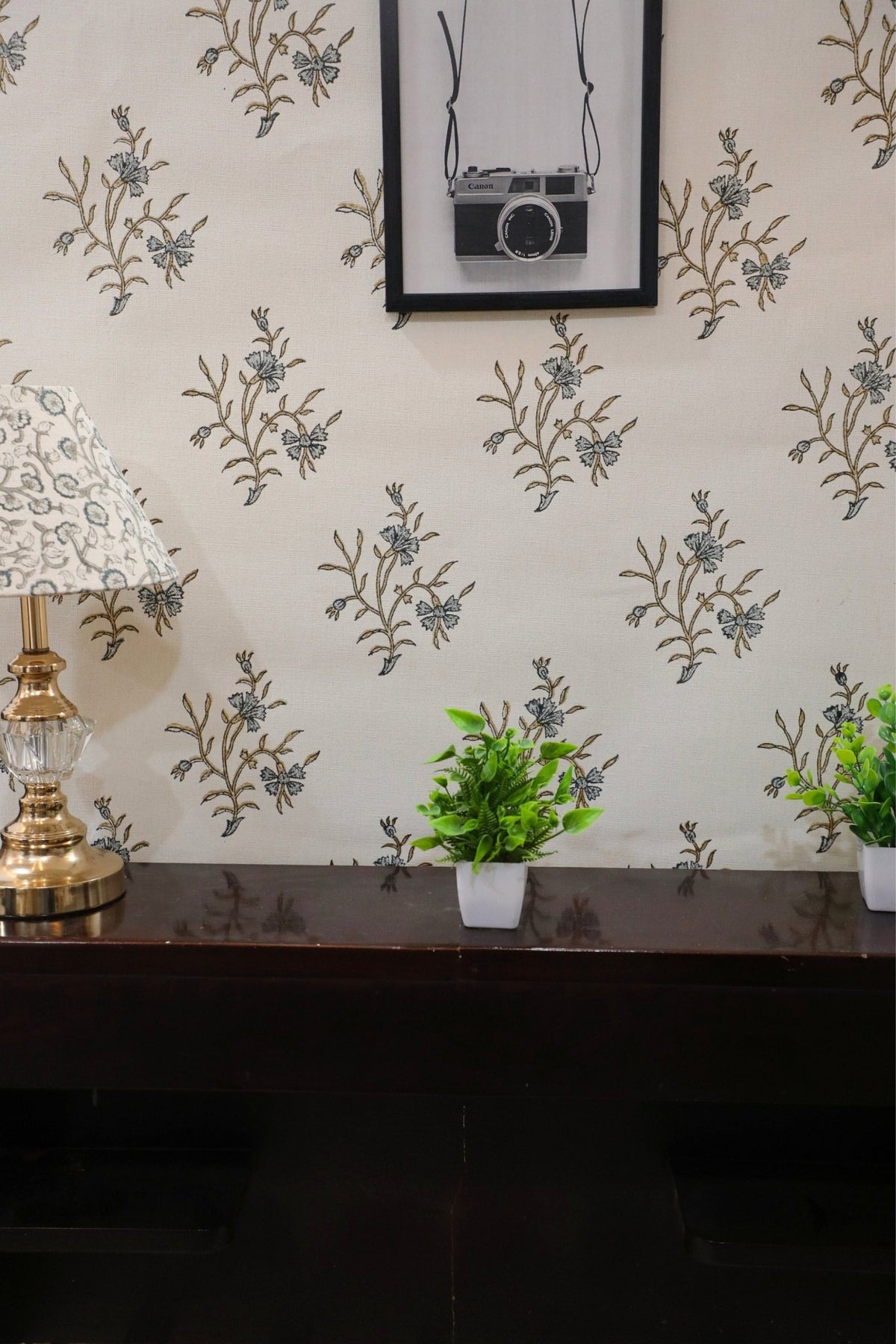 Daisy Block Print Wallpaper - Elegant Floral Design - Fabdivine